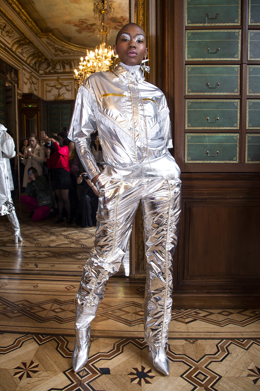 FLYING SOLO AT PARIS FASHION WEEK 2019 - Fashion Magazine 24